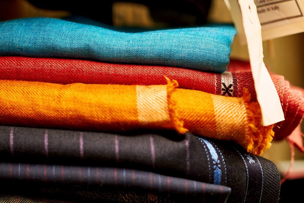 L'abito solaro: storia e come abbinarlo | Sartoria Crimi